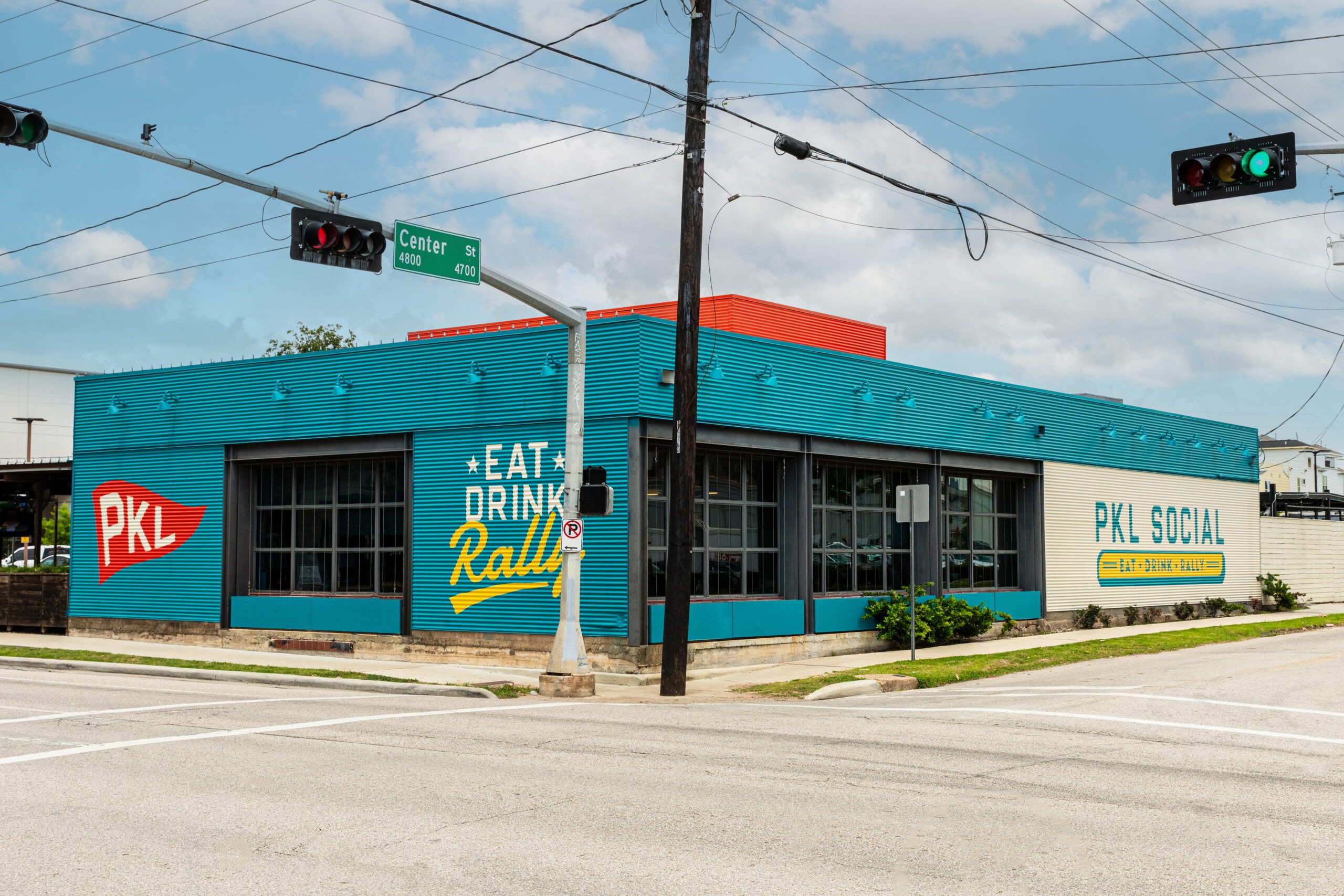 About PKL Social | Houston, TX | Outdoor Pickleball & Sports Bar